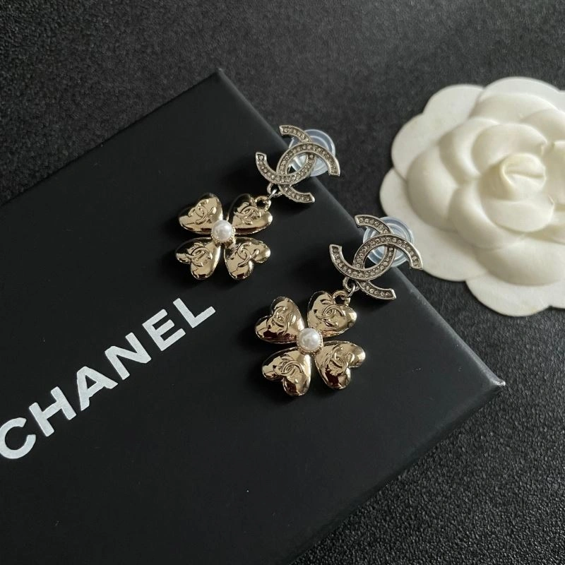 Top mirror Chanel Earrings