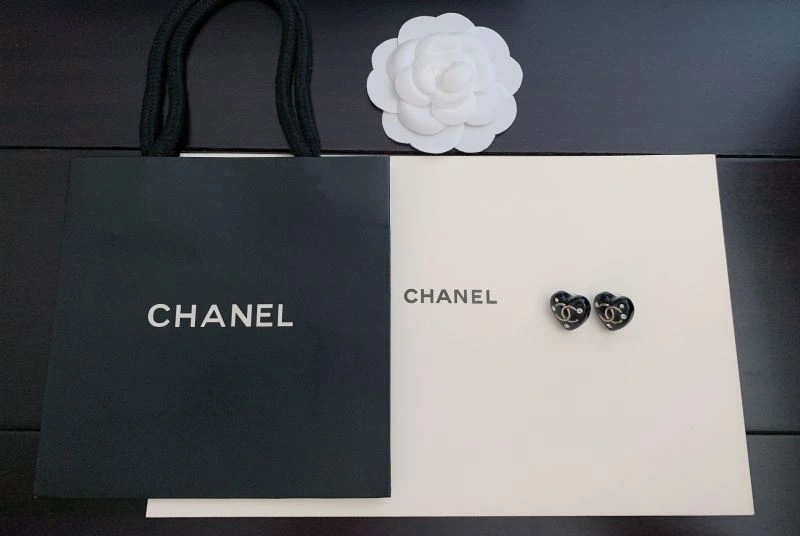 Top mirror Chanel Earrings