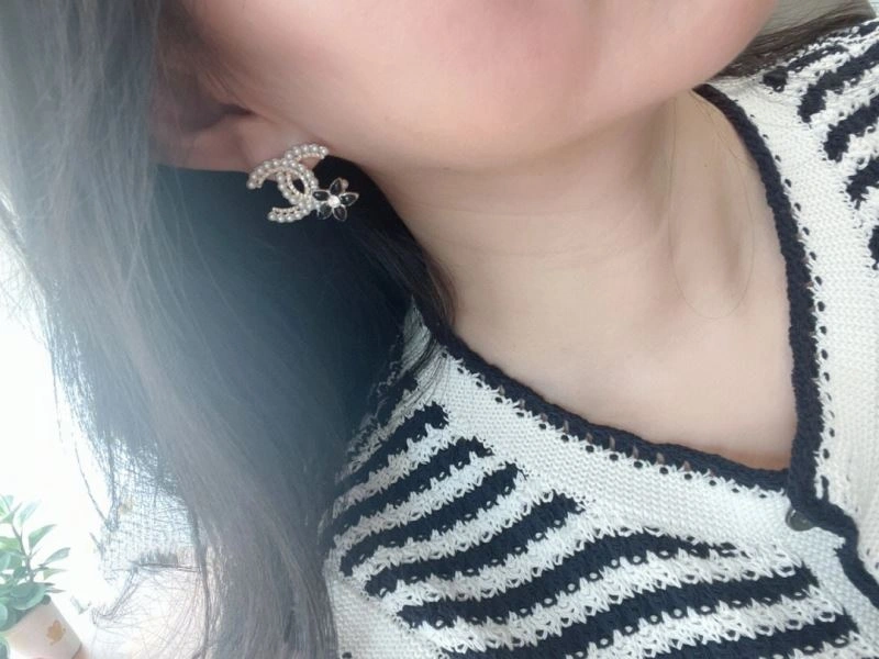 Accurate model Chanel Earrings