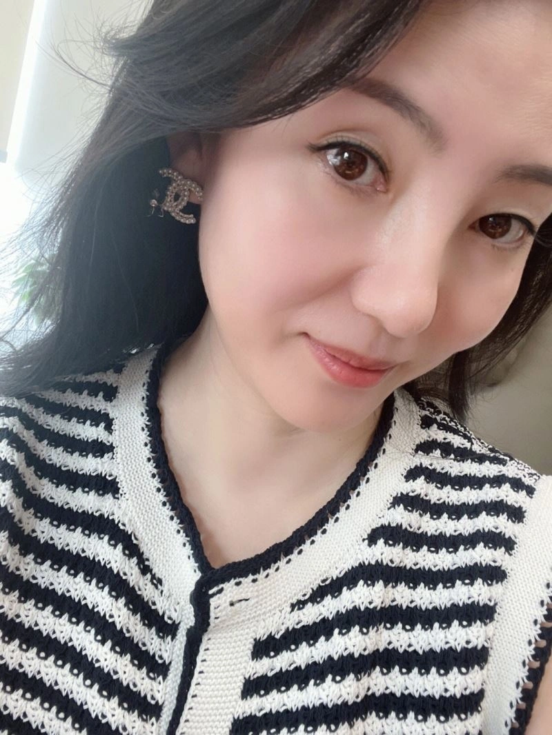 Accurate model Chanel Earrings