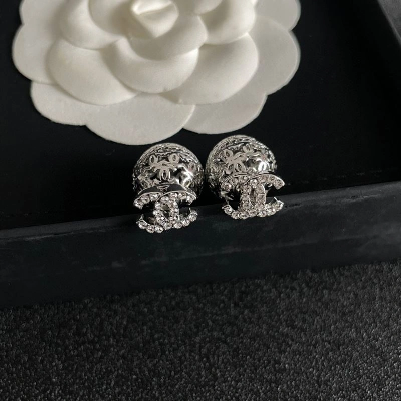 Top mirror Chanel Earrings