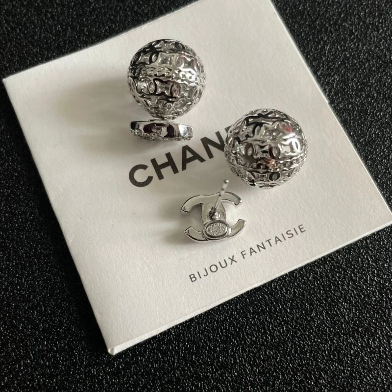 Top mirror Chanel Earrings