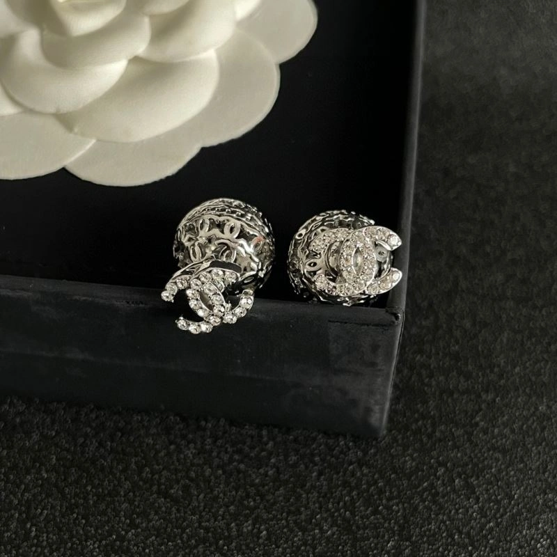Top mirror Chanel Earrings