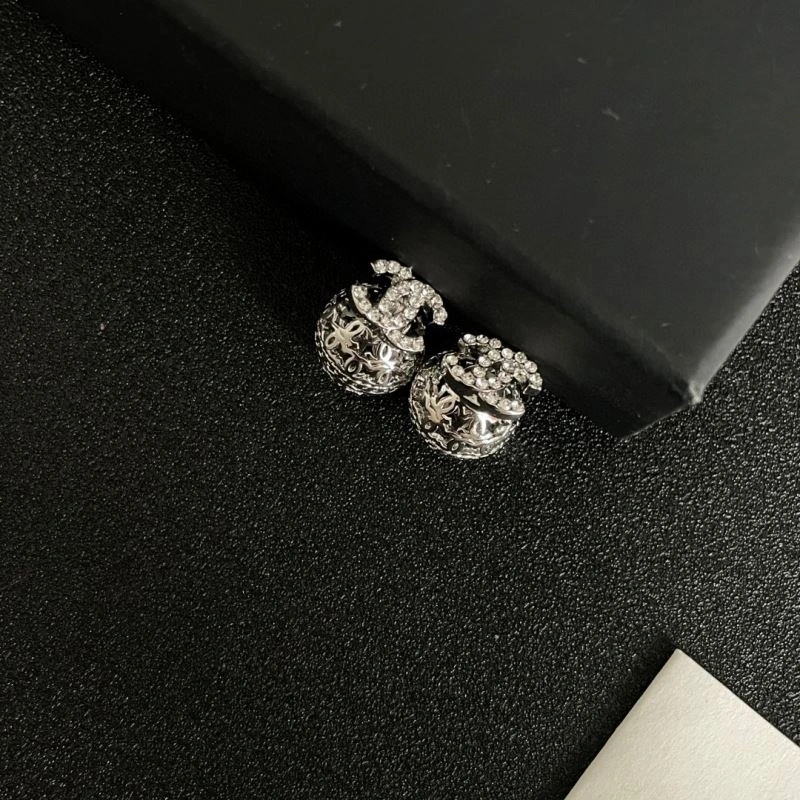 Top mirror Chanel Earrings