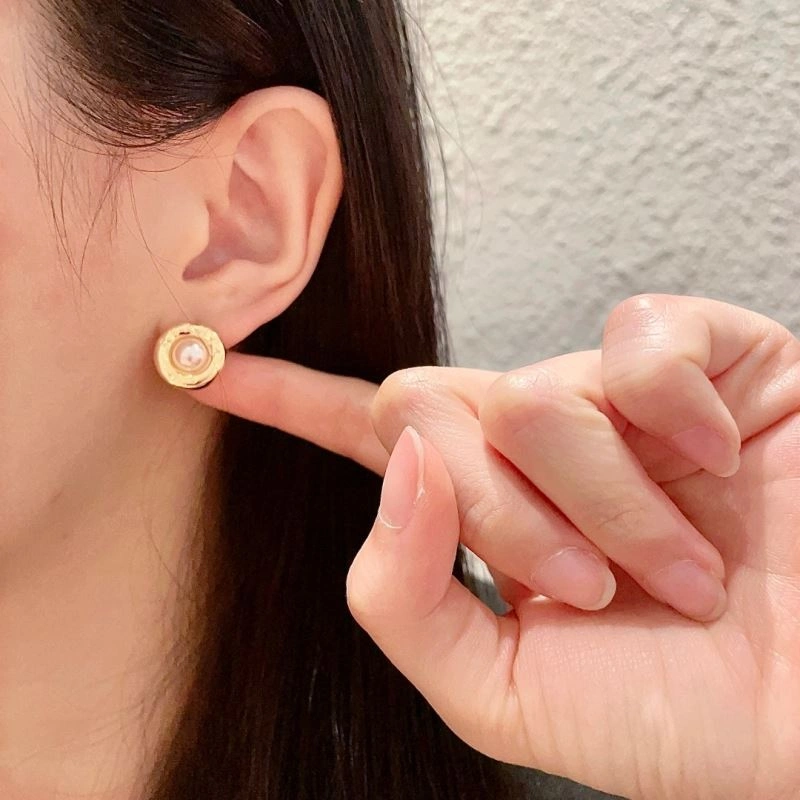 Top mirror Chanel Earrings