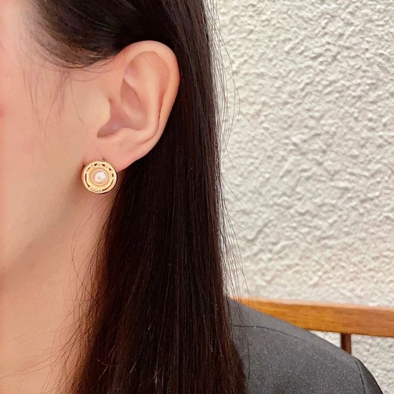 Top mirror Chanel Earrings