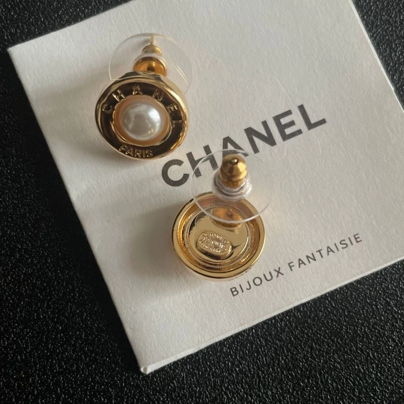 Top mirror Chanel Earrings