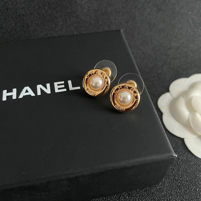 Top mirror Chanel Earrings