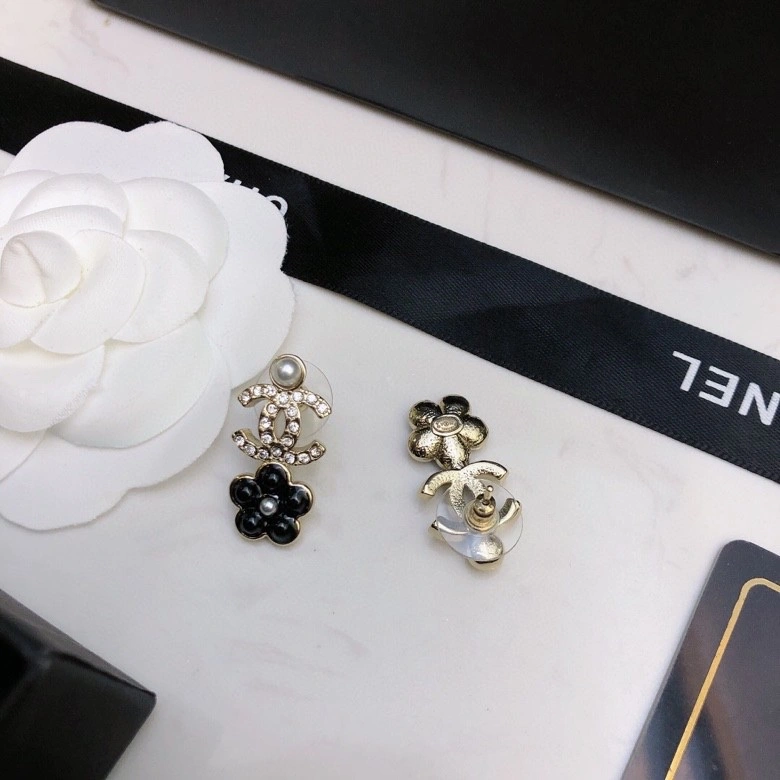 High accuracy Chanel Earrings