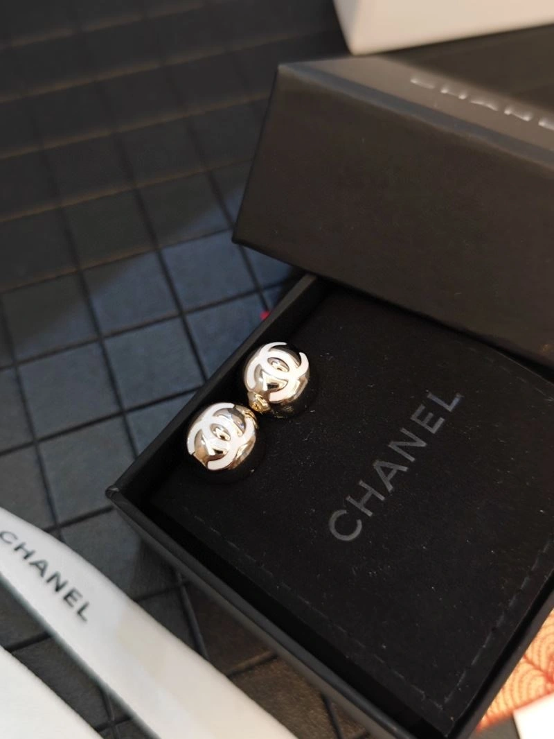 Top mirror Chanel Earrings
