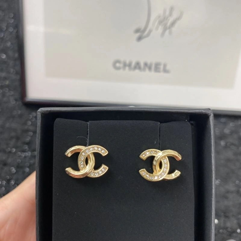 Top match Chanel Earrings