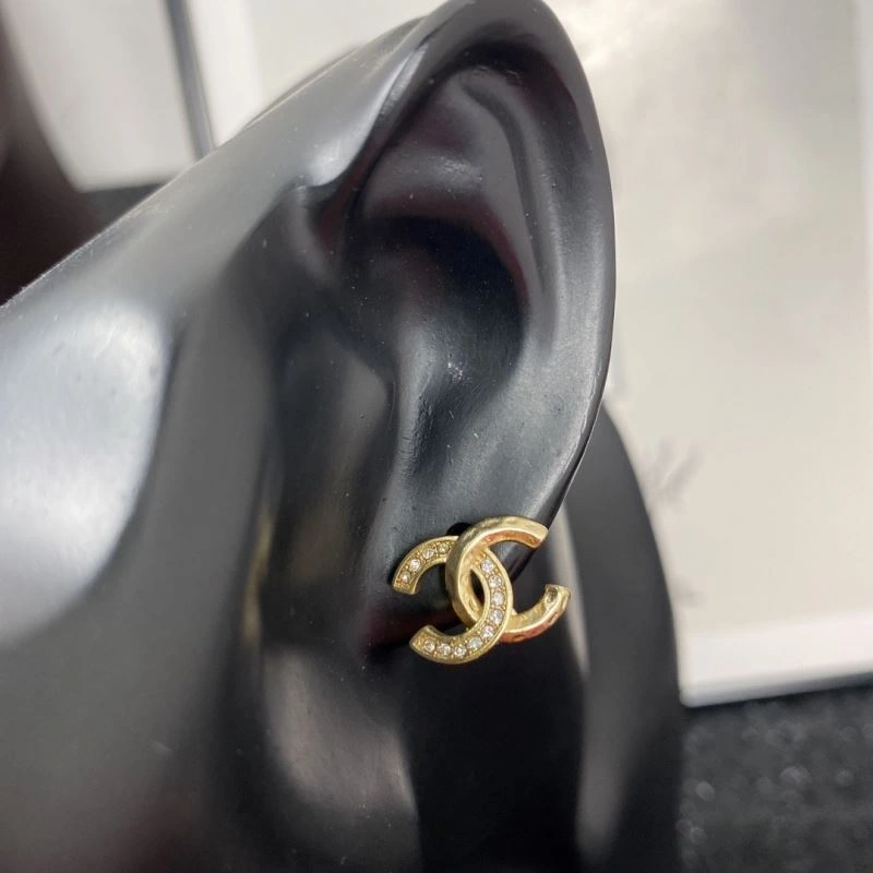 Top match Chanel Earrings