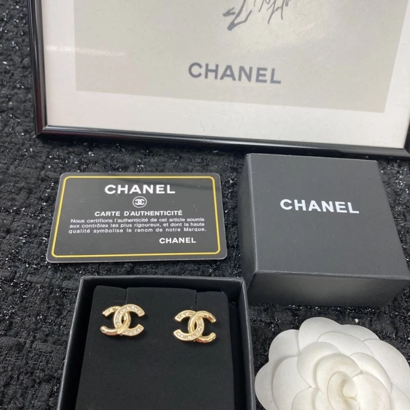 Top match Chanel Earrings