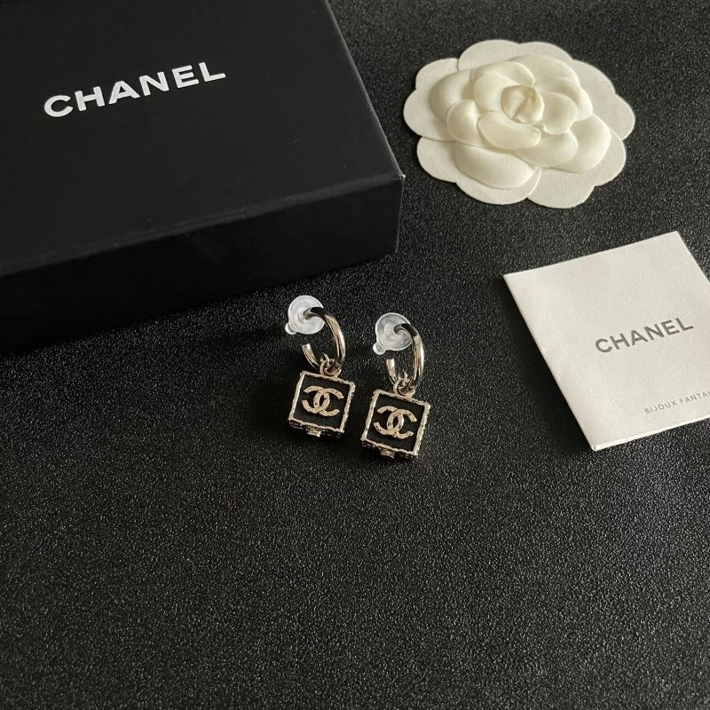 Top mirror Chanel Earrings