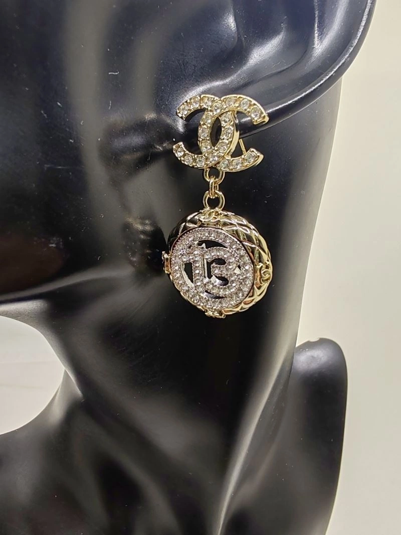Top match Chanel Earrings