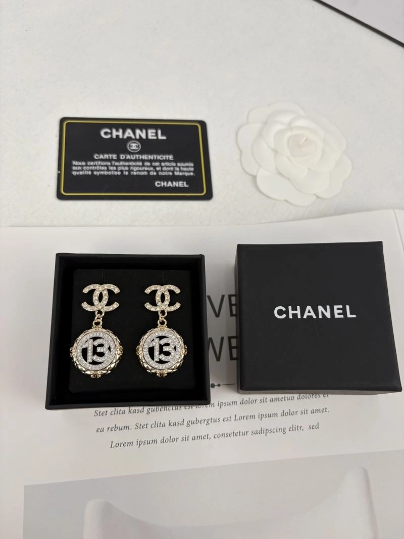 Top match Chanel Earrings