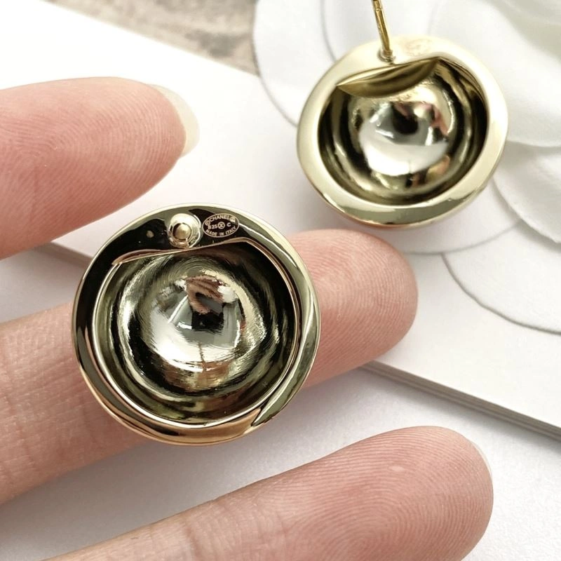 Top mirror Chanel Earrings