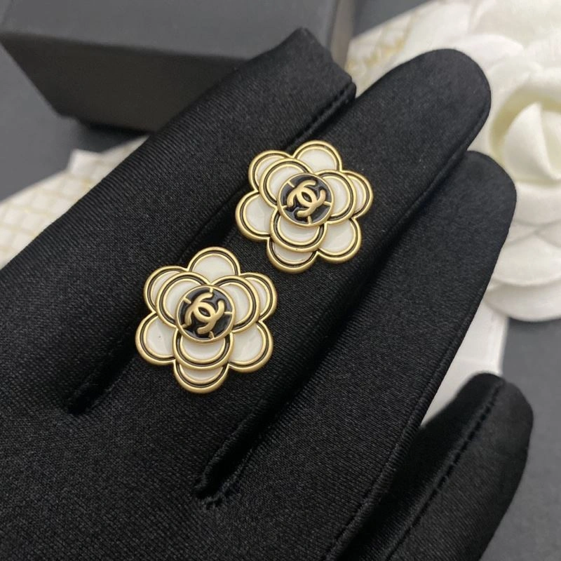 Top match Chanel Earrings