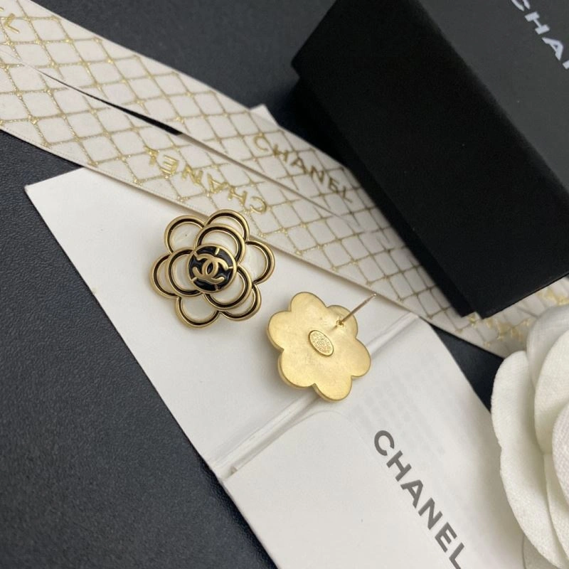 Top match Chanel Earrings