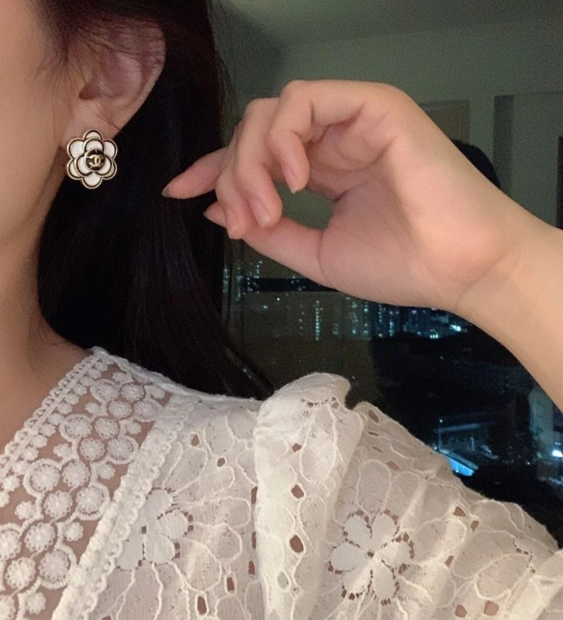 Top match Chanel Earrings