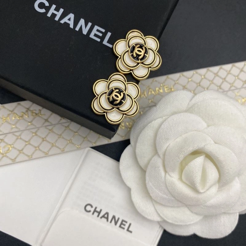 Top match Chanel Earrings