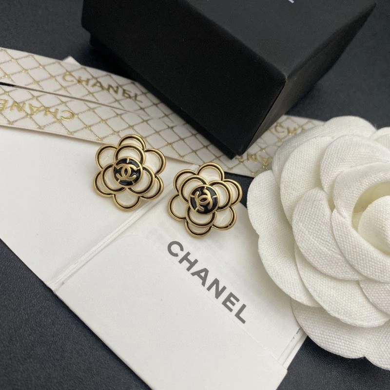 Top match Chanel Earrings