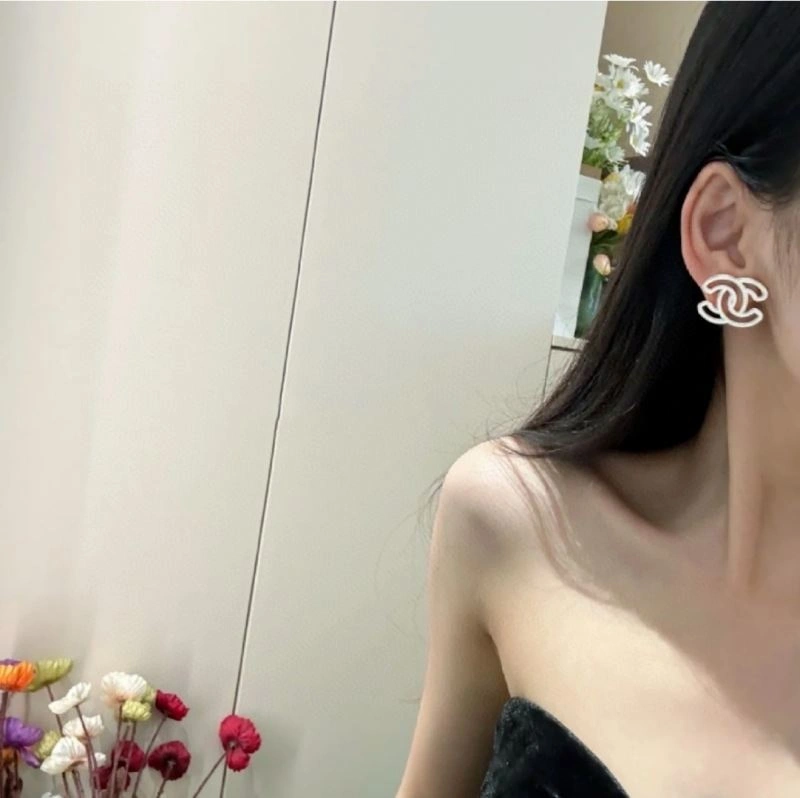 Top mirror Chanel Earrings