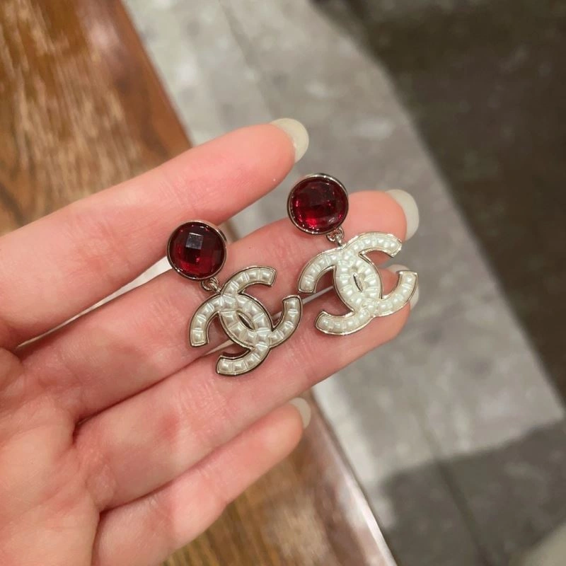 Top mirror Chanel Earrings