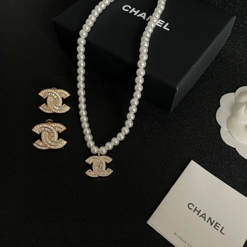 Top match Chanel Earrings
