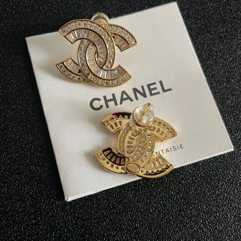 Top match Chanel Earrings