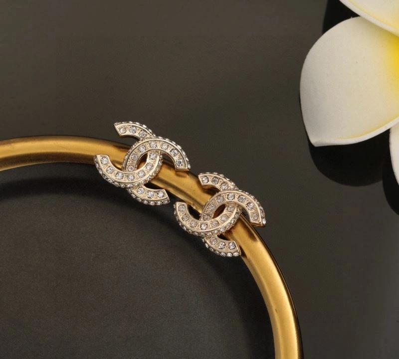 Top mirror Chanel Earrings