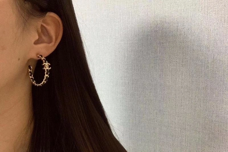 Top mirror Chanel Earrings