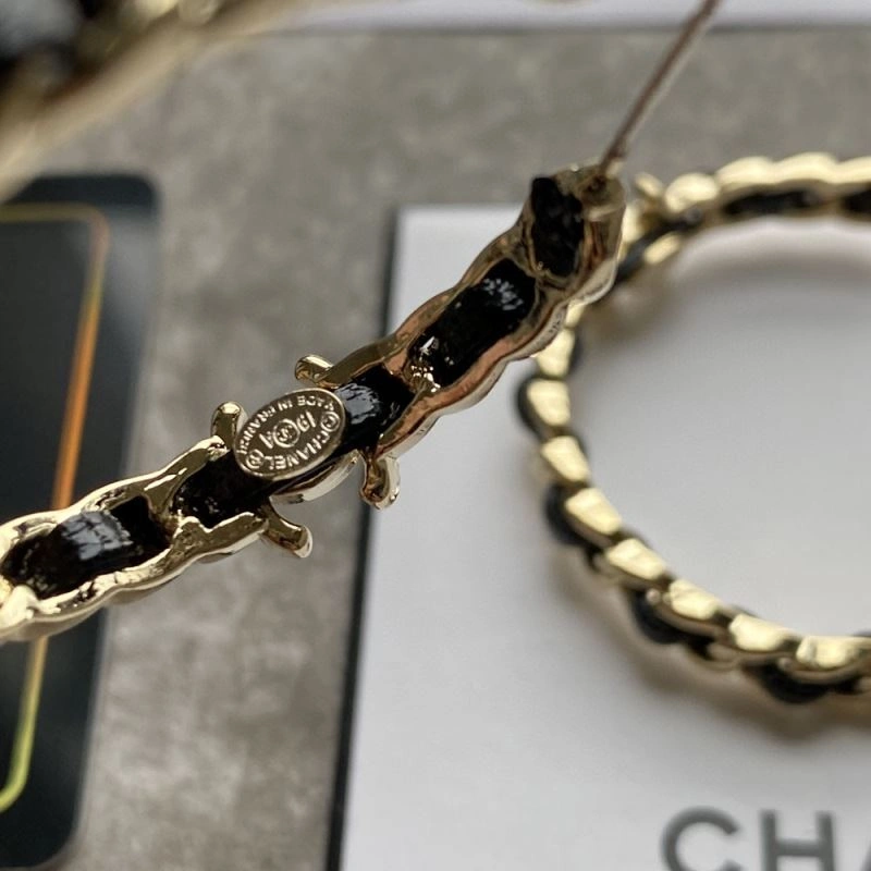 Top mirror Chanel Earrings