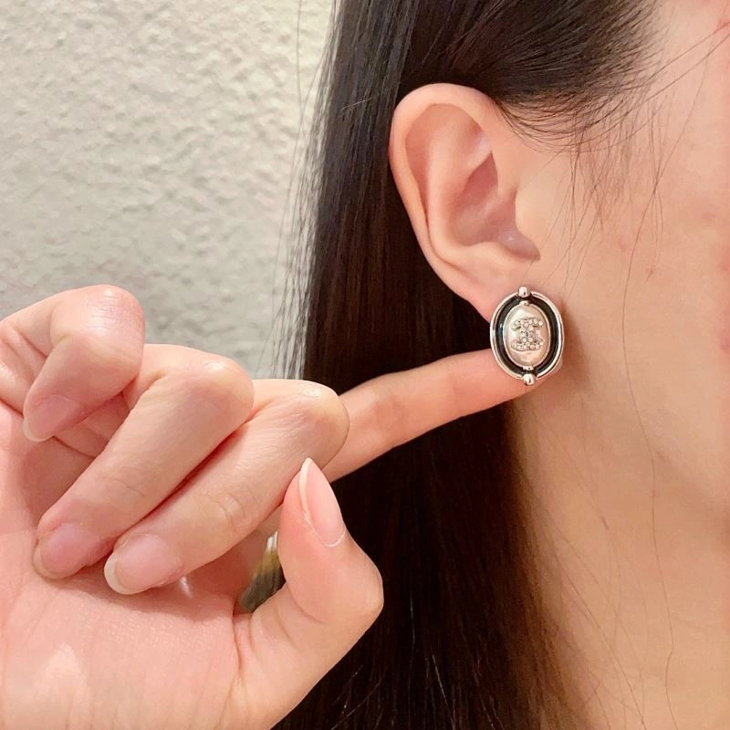 Accurate model Chanel Earrings
