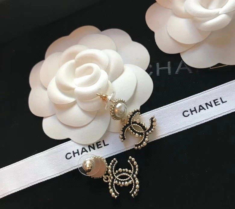 Brand-authenticated Chanel Earrings