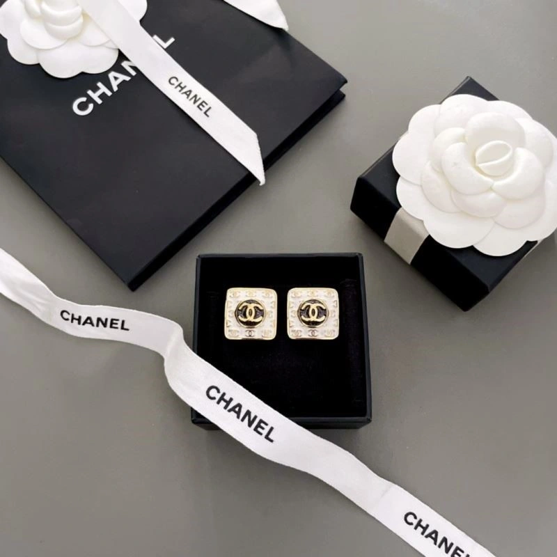 High accuracy Chanel Earrings
