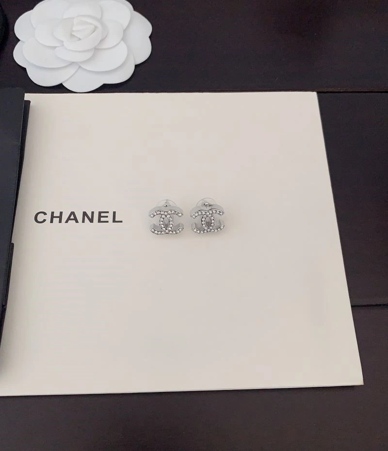 Top match Chanel Earrings