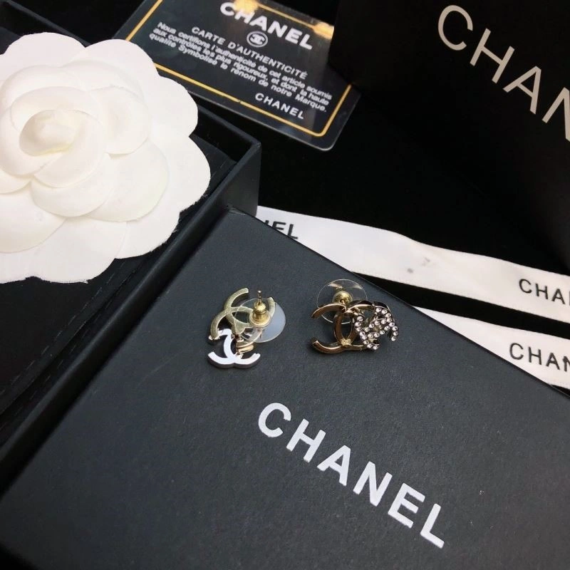 Top match Chanel Earrings