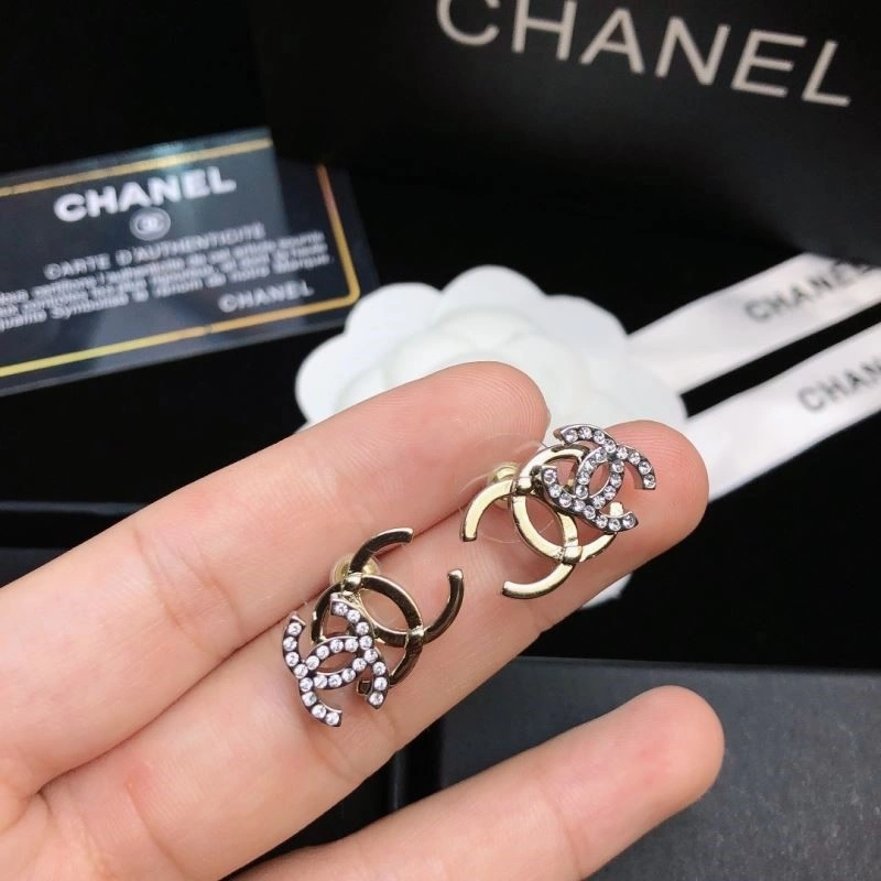 Top match Chanel Earrings