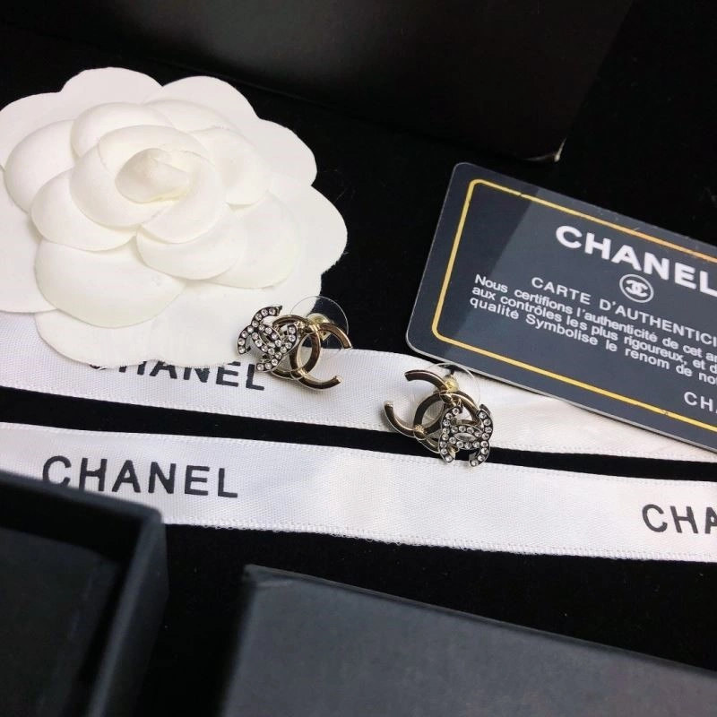 Top match Chanel Earrings