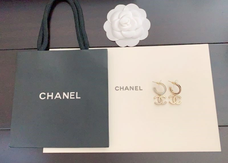 Top mirror Chanel Earrings