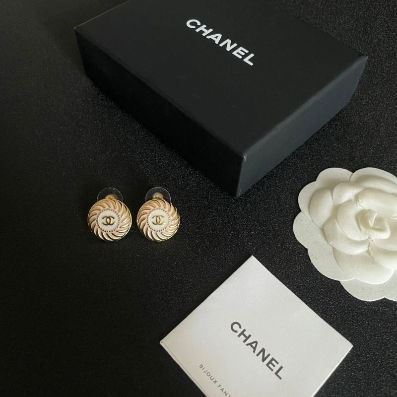High accuracy Chanel Earrings