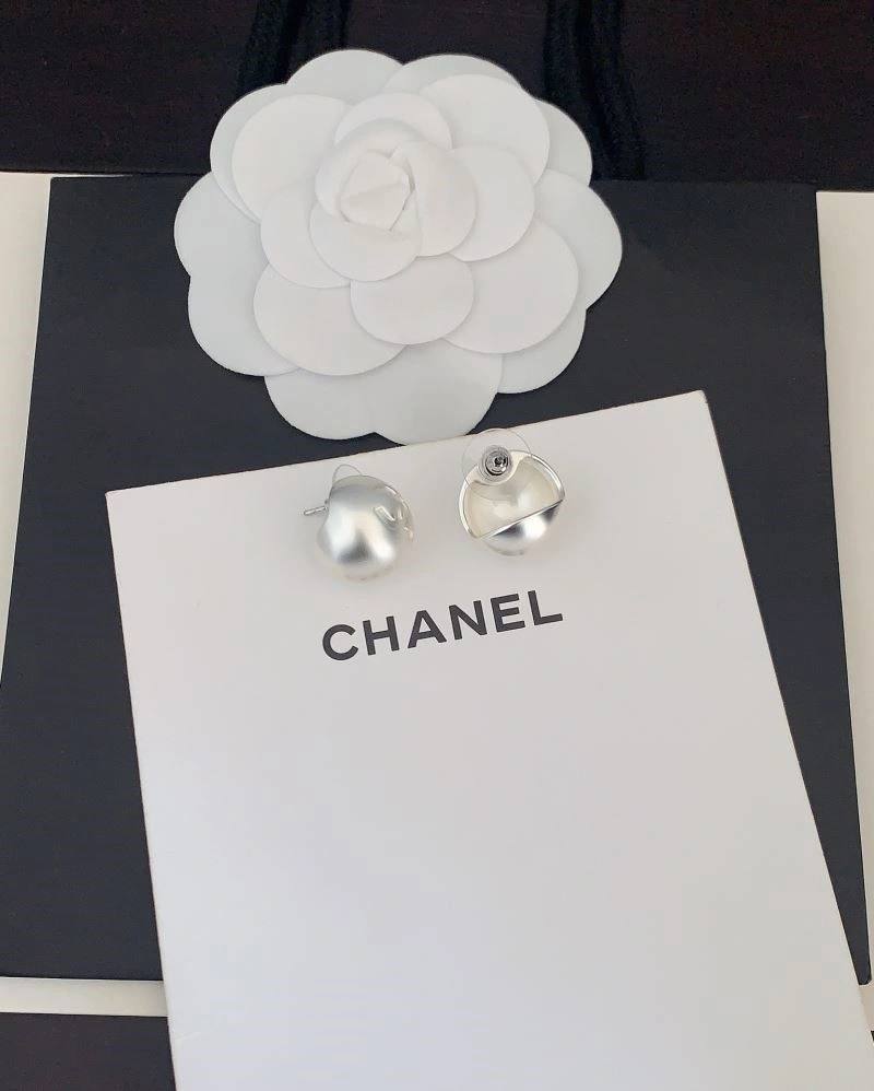 High accuracy Chanel Earrings
