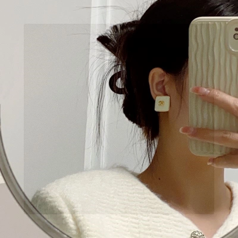 High accuracy Chanel Earrings