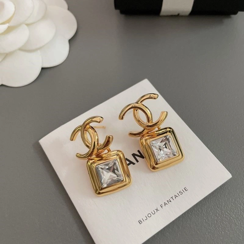 Top match Chanel Earrings