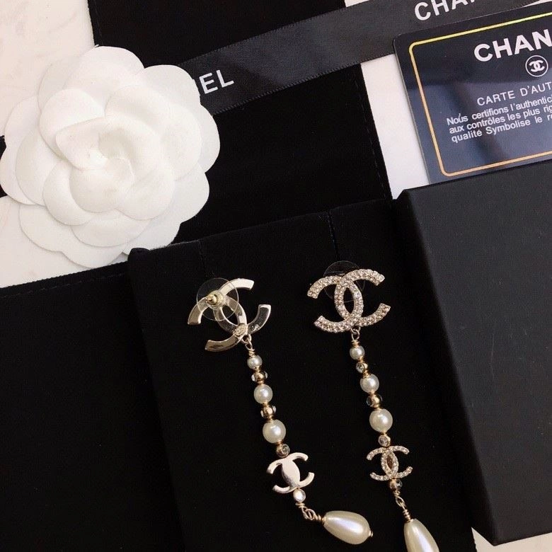 Top match Chanel Earrings