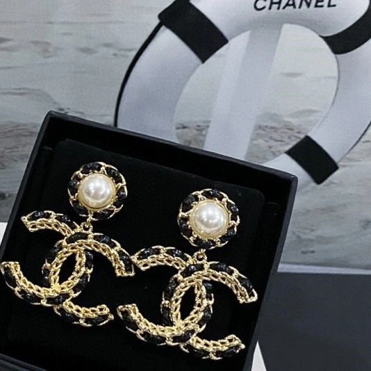Top mirror Chanel Earrings