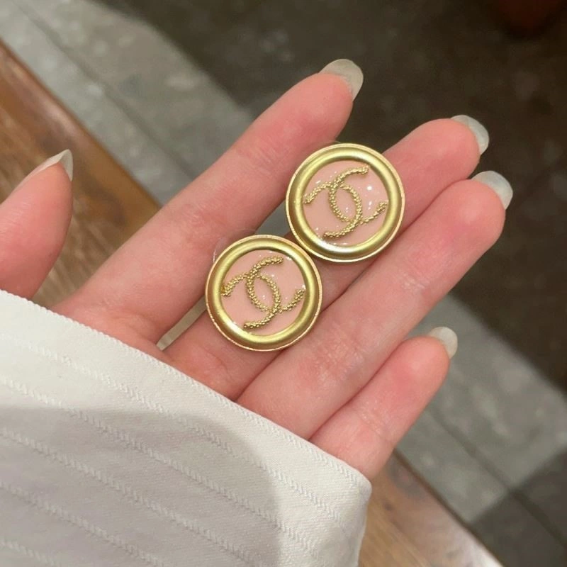 Top match Chanel Earrings