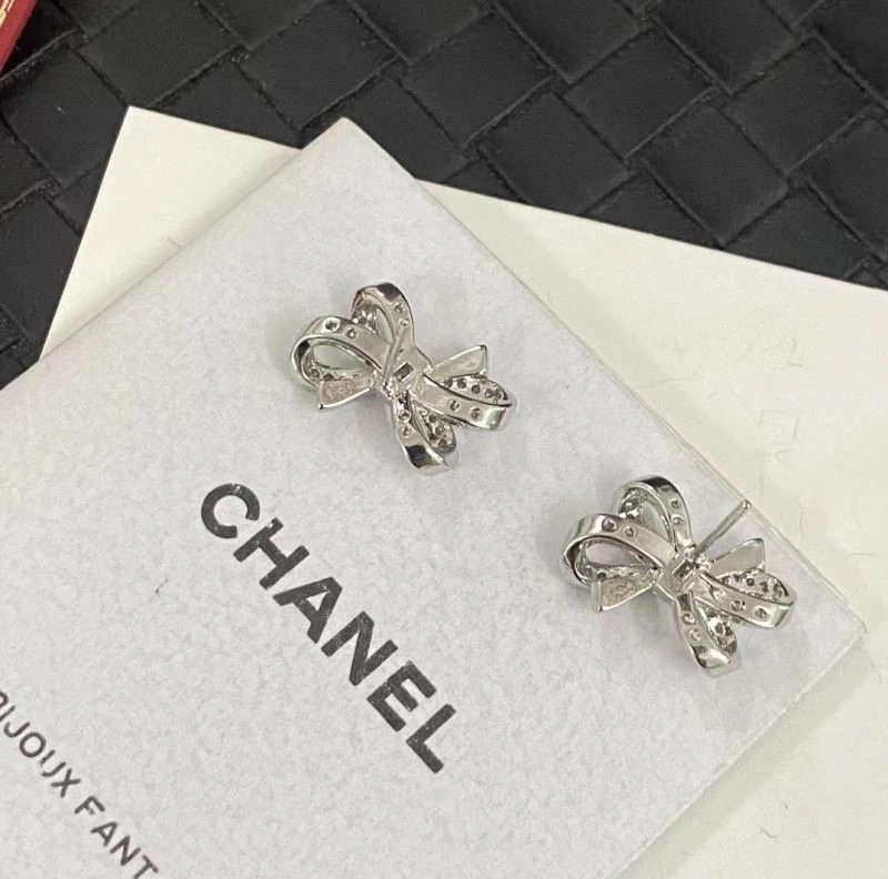 Top match Chanel Earrings