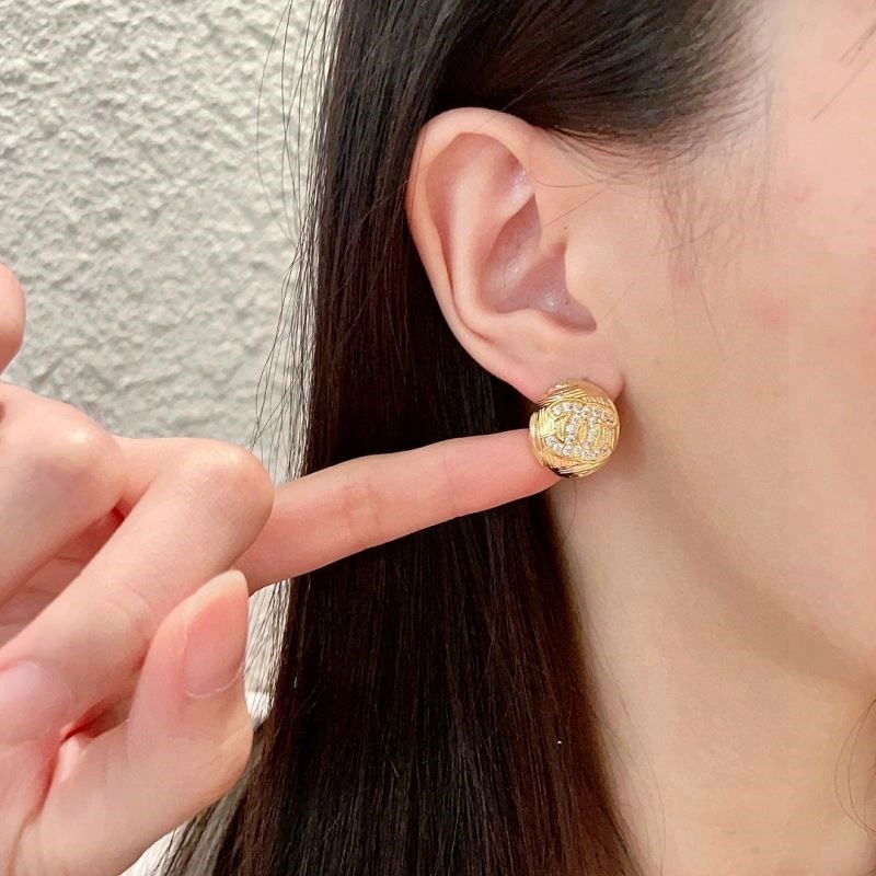 Top mirror Chanel Earrings